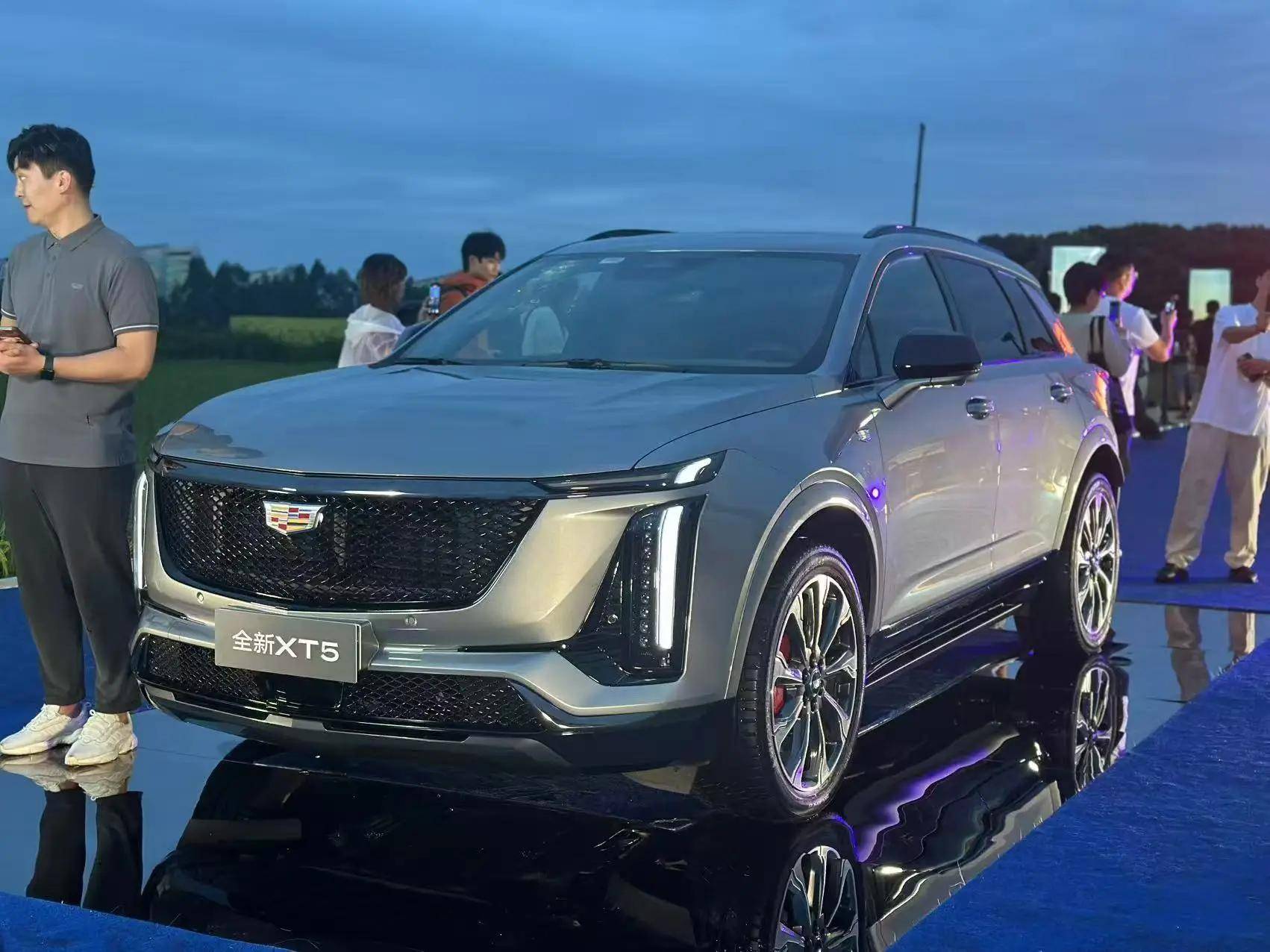 凯迪拉克XT5新增两驱版上市，指导价37.99万，丰富选择空间_搜狐汽车_搜狐网