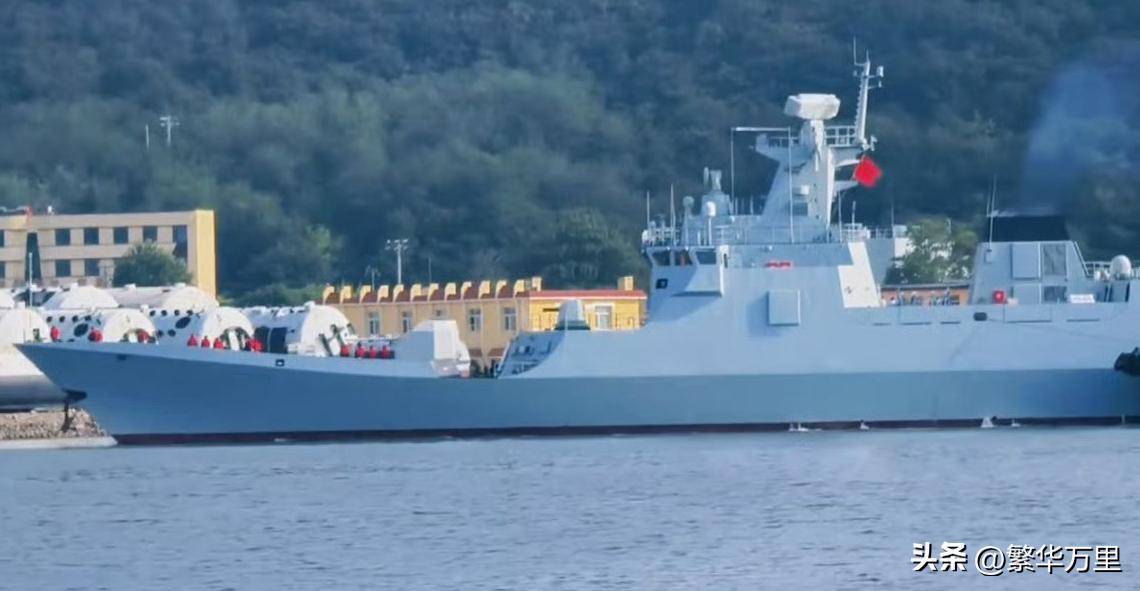056C型护卫舰，1800吨级，对比现役056A型，到底有多强悍？_解放军海军_舰艇_系列