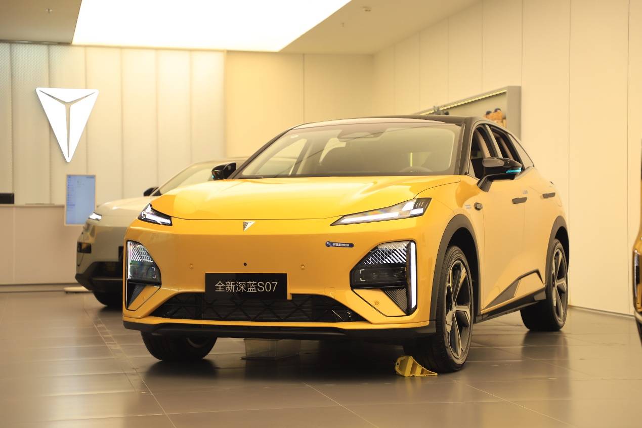 15万级华为乾崑中型SUV之争，全新深蓝S07和尚界H5谁更值得入手？