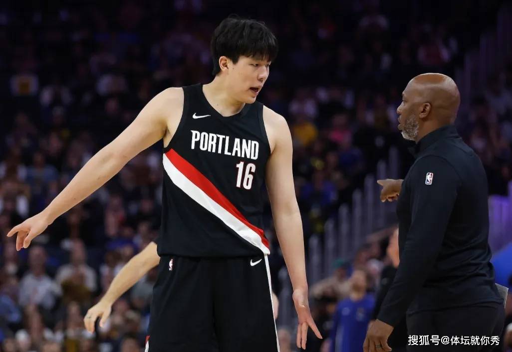 上午10点！杨瀚森迎来NBA首秀，CCTV5不直播，刘维伟现场见证，预测8+3+4_比赛_球迷_赛季