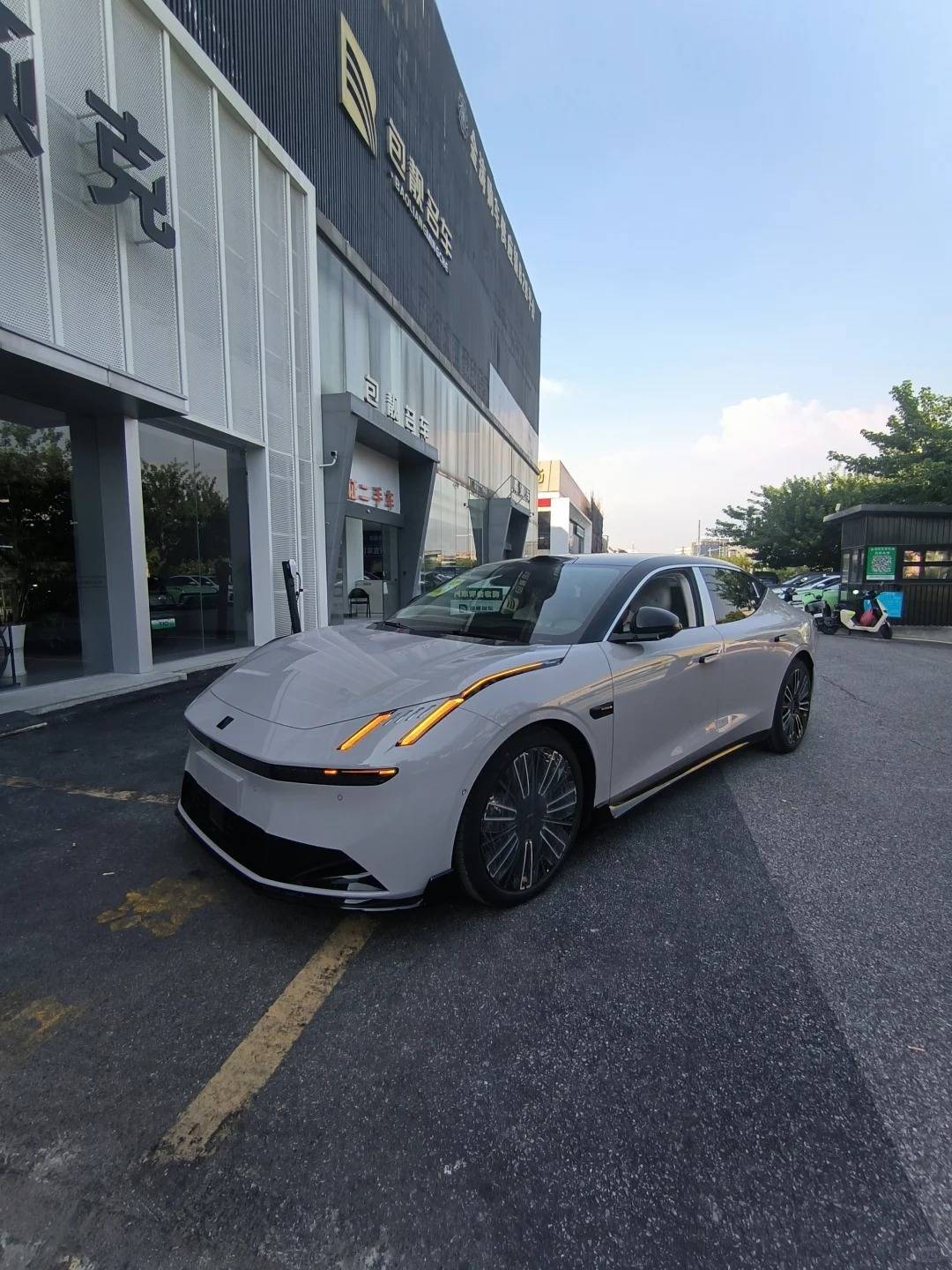 “价值平权”落地见成效！领克10 EM-P九月热销5077台稳坐TOP2_搜狐汽车_搜狐网