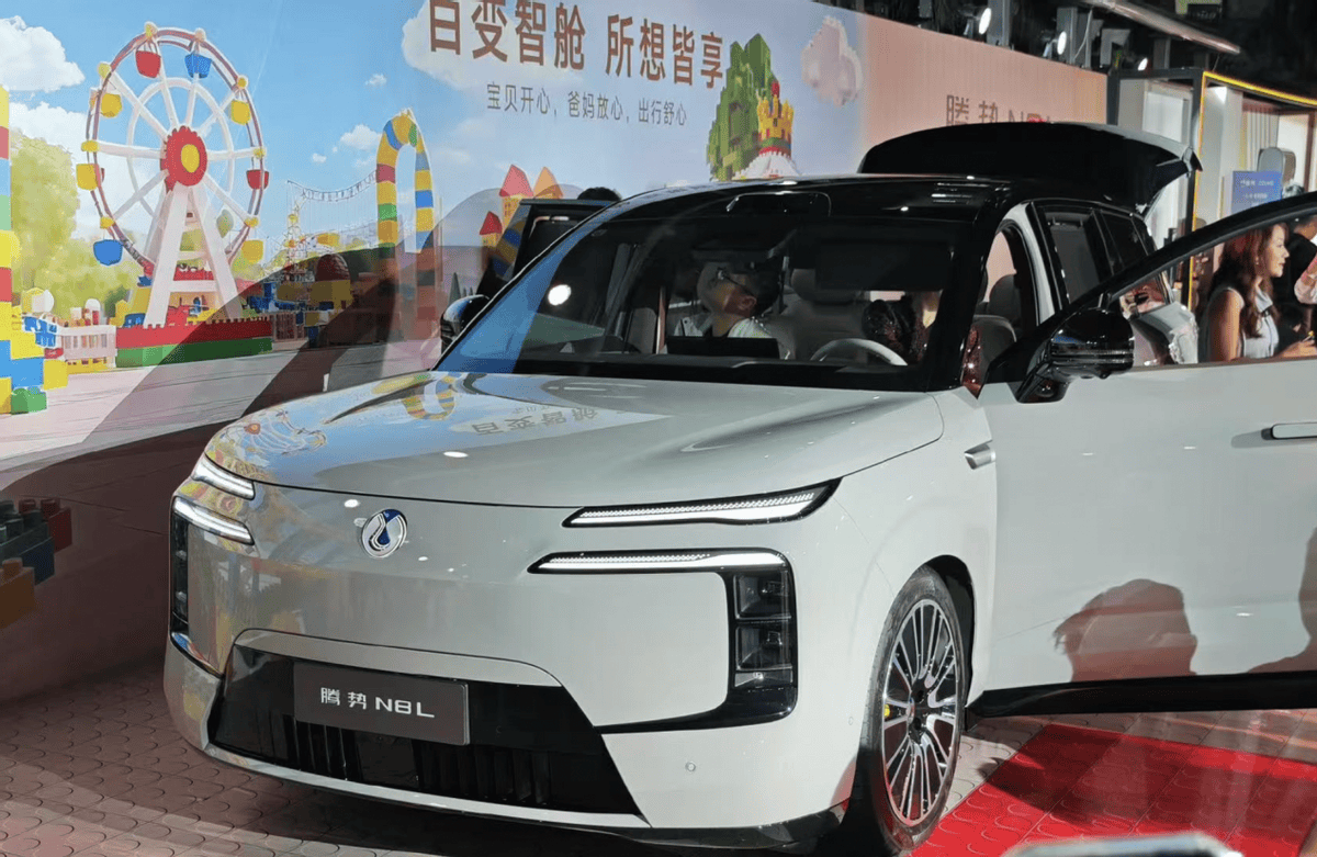 又一大六座SUV，腾势N8L售29.98万起，自己人都不放过_搜狐汽车_搜狐网