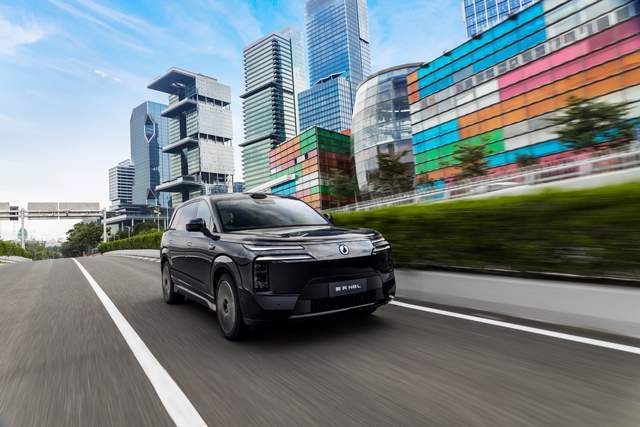 29.98万起，腾势N8L让“家人全票通过”的豪华大六座SUV真正落地_搜狐汽车_搜狐网