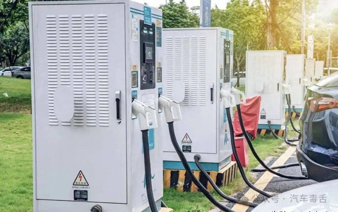 卖掉油车换电车，第一次跑高速1100km，才发现网上说竟然都是真的_搜狐汽车_搜狐网