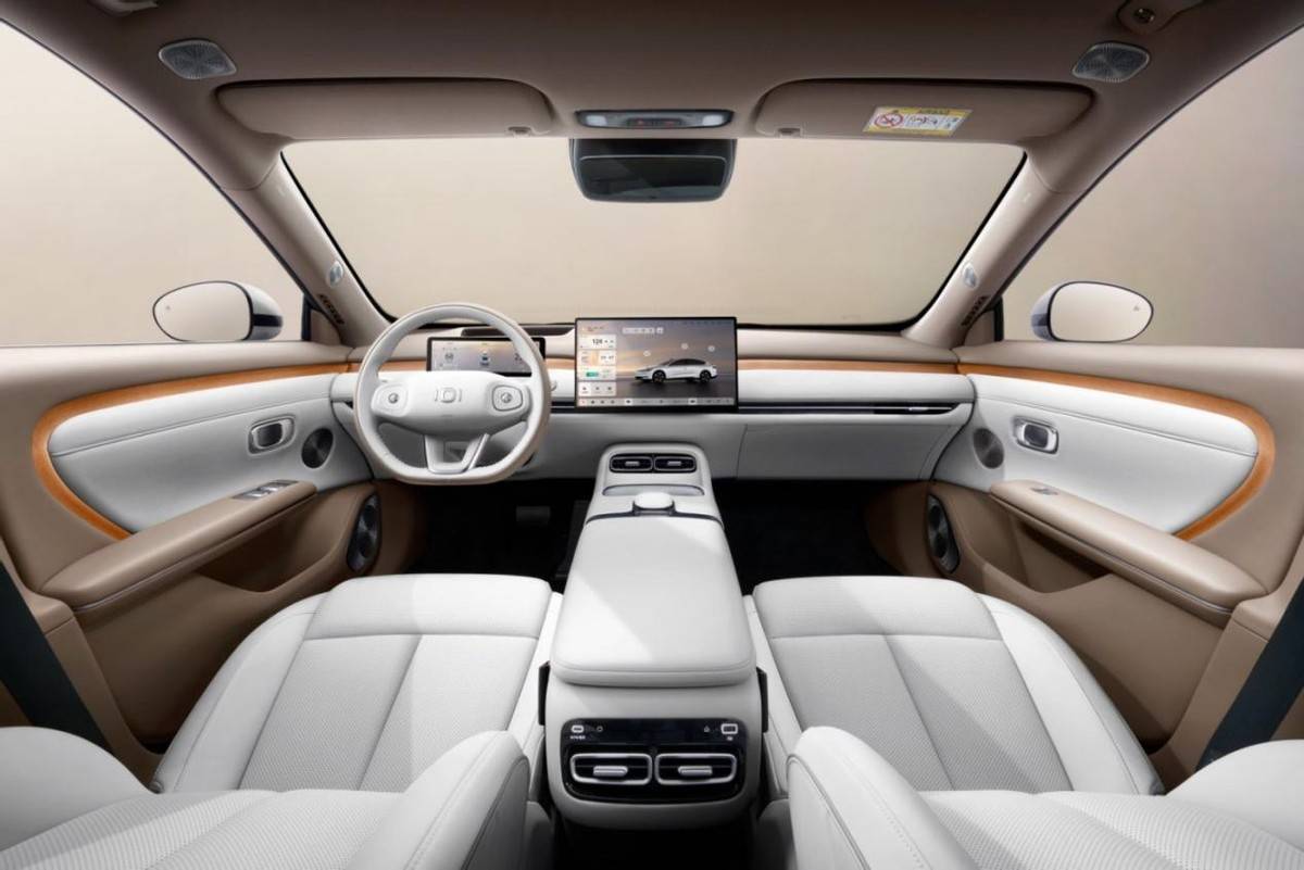 配6C闪充！长安启源A06官方指导价公布，10.99万起