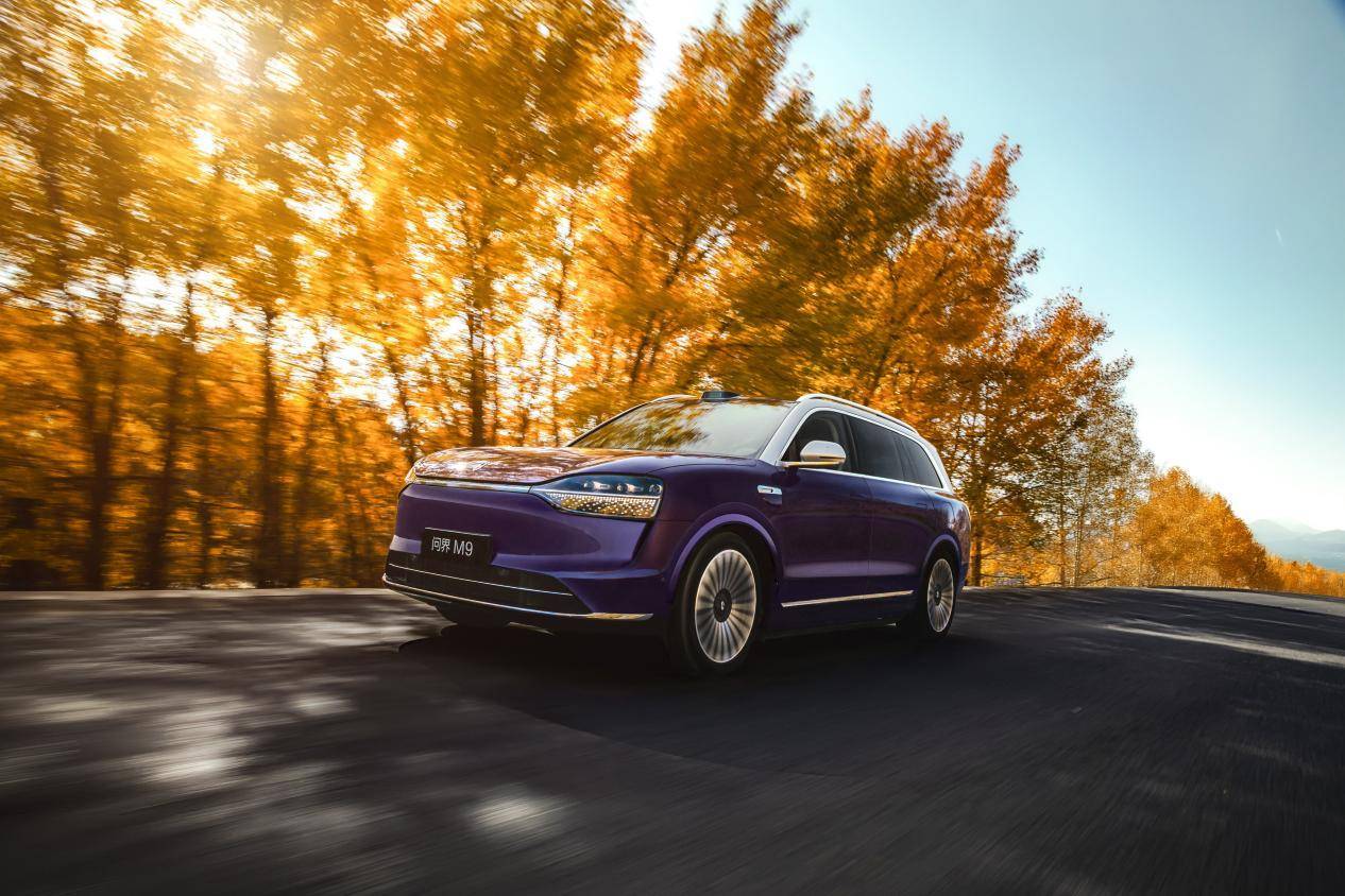 问界M9穿越4000公里，携手罗振宇开启知识跨年新征程_搜狐汽车_搜狐网