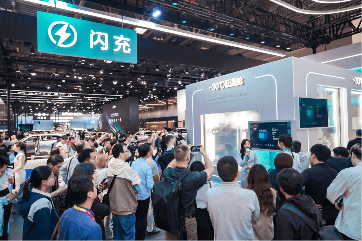 硬核技术矩阵惊艳全场！2026北京车展比亚迪全栈自研实力炸场_搜狐汽车_搜狐网