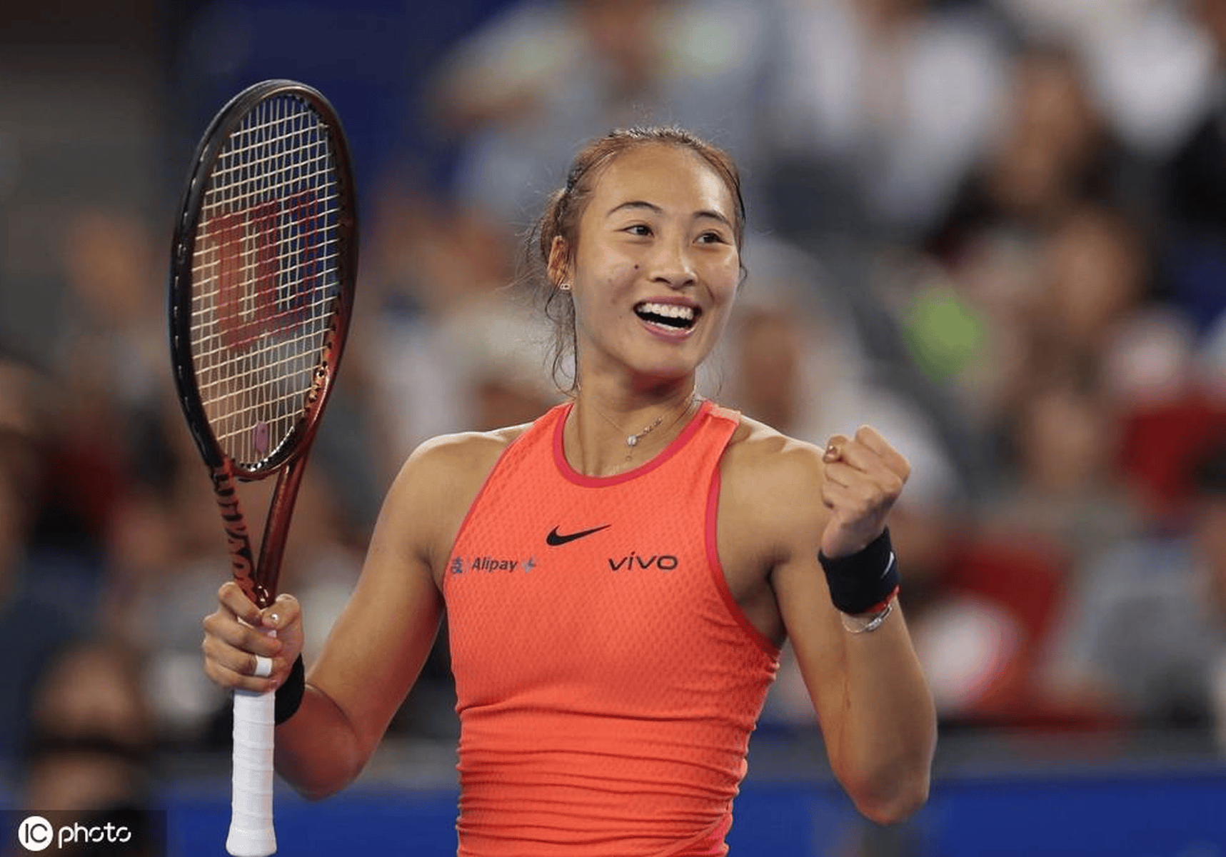 2比0赢下中国德比 郑钦文生涯首进WTA1000赛事决赛