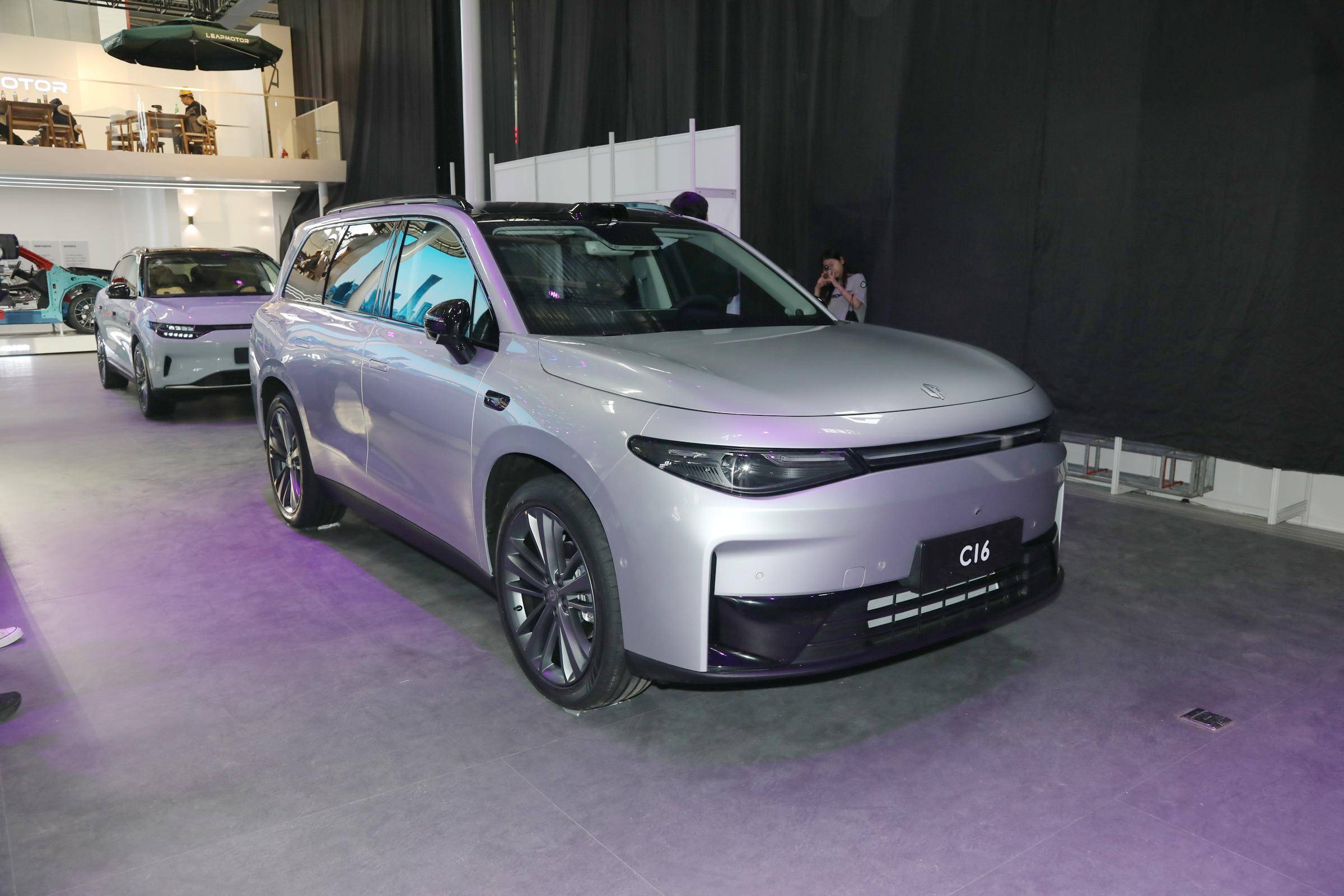 六座SUV/满配预计20万元以内 零跑C16预售24小时订单突破11950台_搜狐汽车_搜狐网