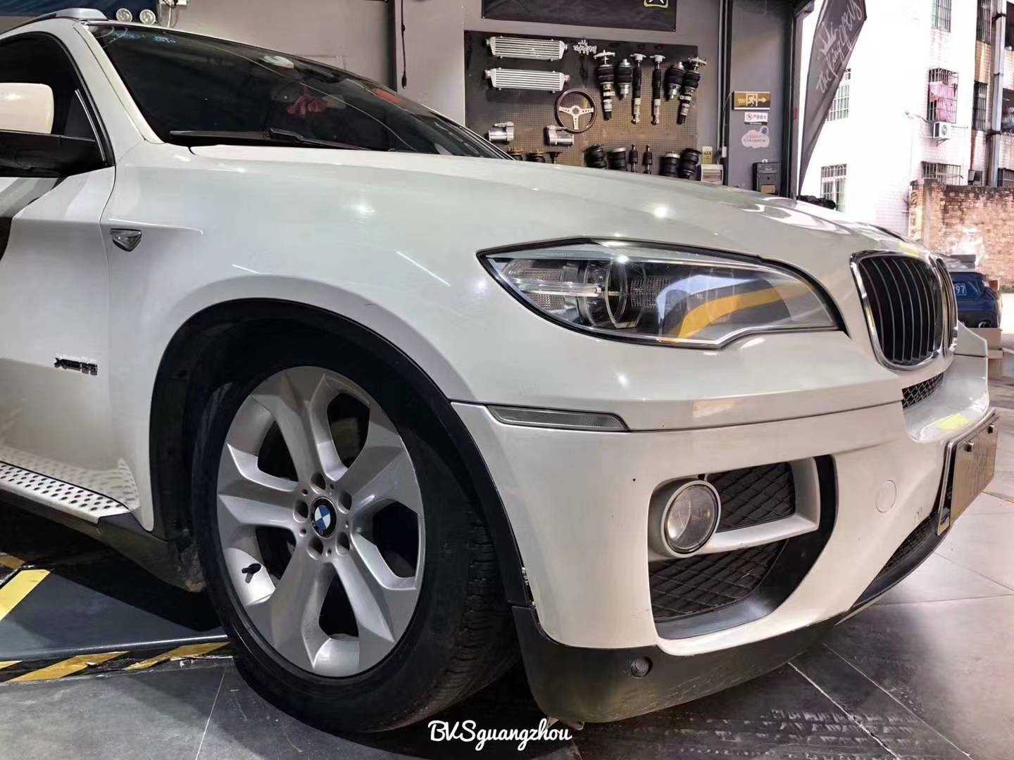 宝马X6改装AIRBFT气动避震，SUV也能玩出低趴姿态_搜狐汽车_搜狐网