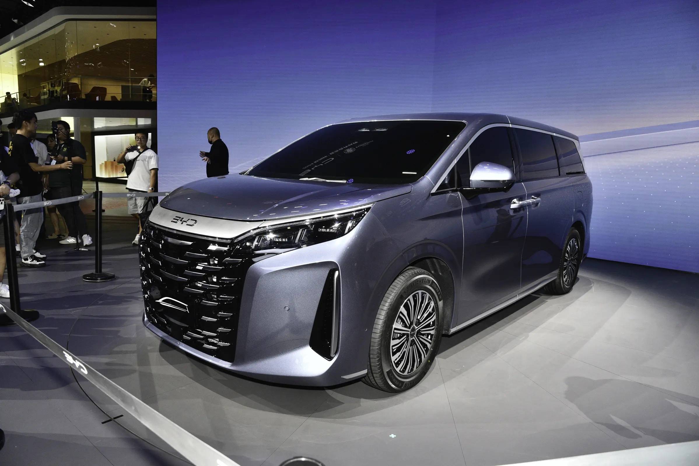 抗衡别克GL8有戏吗？比亚迪夏正式亮相，品牌首款中大型MPV_搜狐汽车_搜狐网