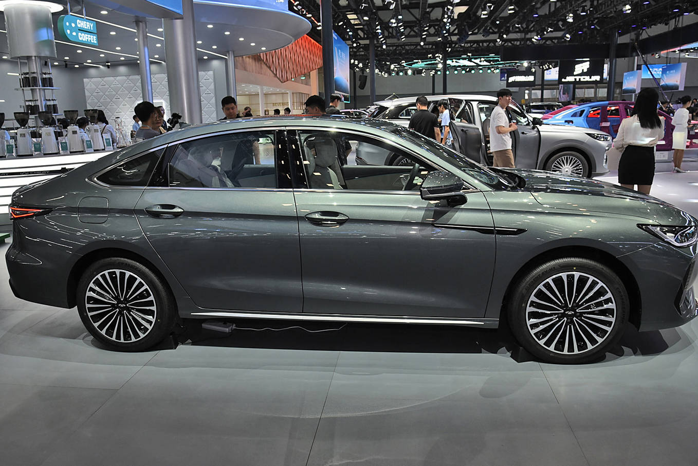 奇瑞风云A8L CDM亲民上市，能否撼动比亚迪秦系列市场地位？_搜狐汽车_搜狐网