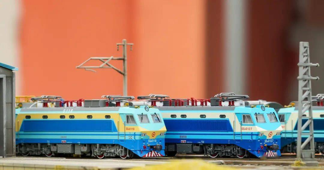 中车文创与长鸣联合开发的首款火车模型SS8上线，被抢购一空_搜狐汽车_搜狐网