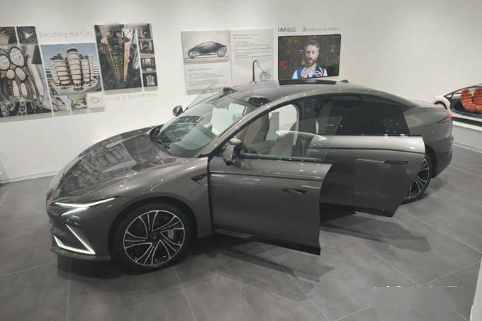 智己新L7配置曝光 4S店销售：卖25万，降9万？_搜狐汽车_搜狐网