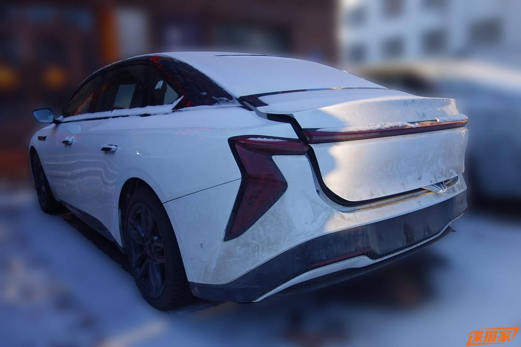 红旗EH7无伪装谍照曝光：全新设计风格，FMEs平台首款新能源轿车_搜狐汽车_搜狐网