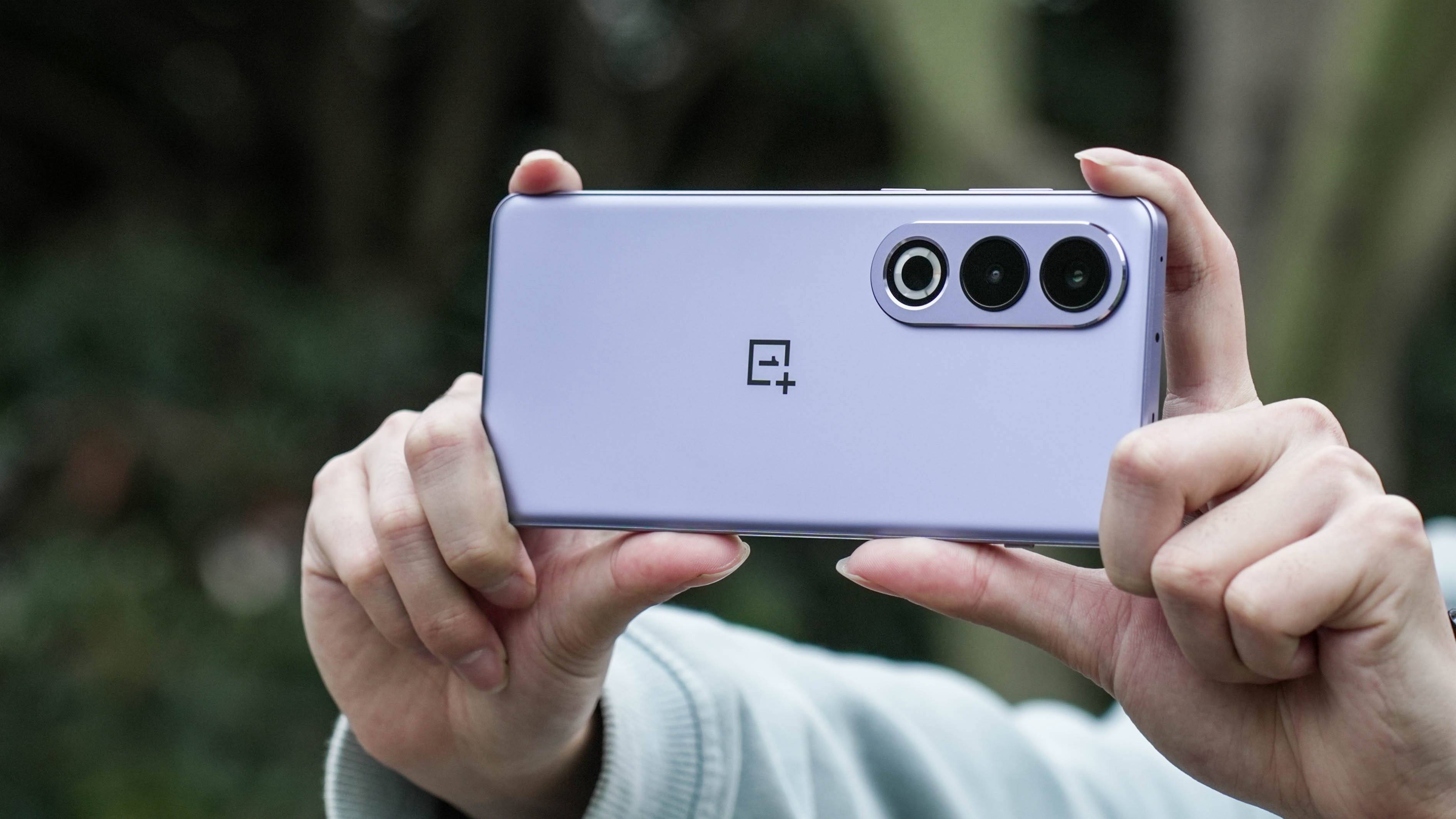 一加 Ace 3V评测：年轻人的第一台AI手机？一加 Ace 3V上手体验来了_性能_游戏_续航