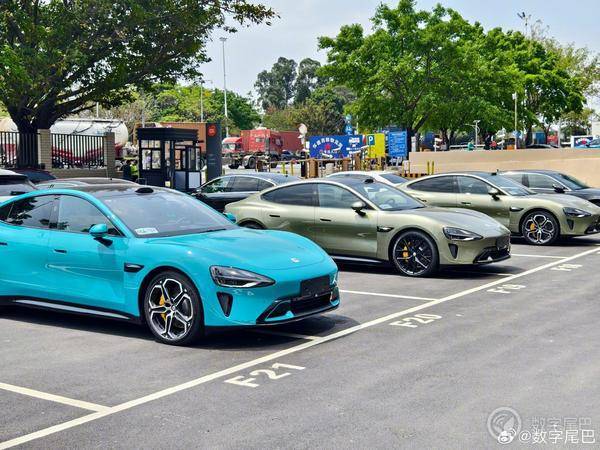 小米汽车 SU7 到店/领克纯电轿车 E371 谍照曝光_上市_中国_Pro