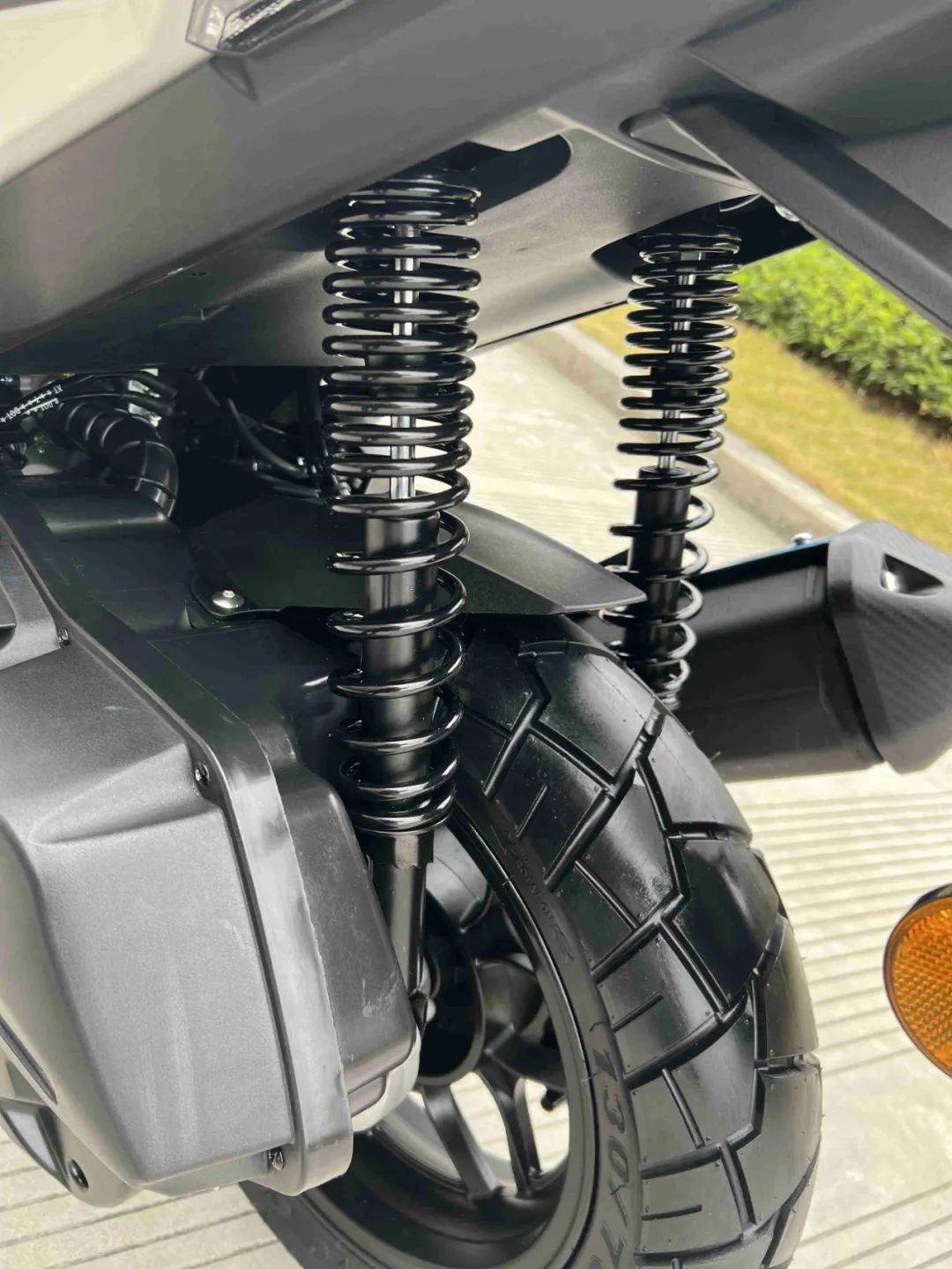 150级踏板再现黑马 MBY MR150官方售价8800元起_搜狐汽车_搜狐网