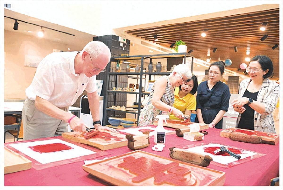 赫尔曼·范龙佩：如果有机会来中国，那一定要去桂林_愚自乐园_雕塑_苏梅尔