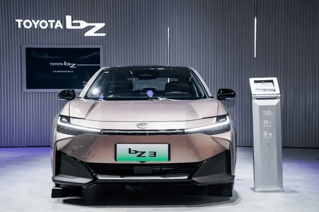 一汽丰田bZ3对比秦PLUS EV：究竟谁才是标杆？_搜狐汽车_搜狐网