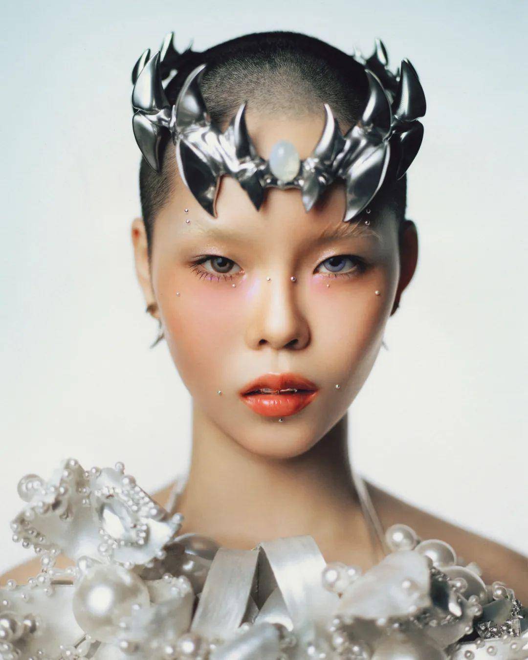 「Y2K」已成过去，「Y3K」才是进行时_风格_赛博_时尚