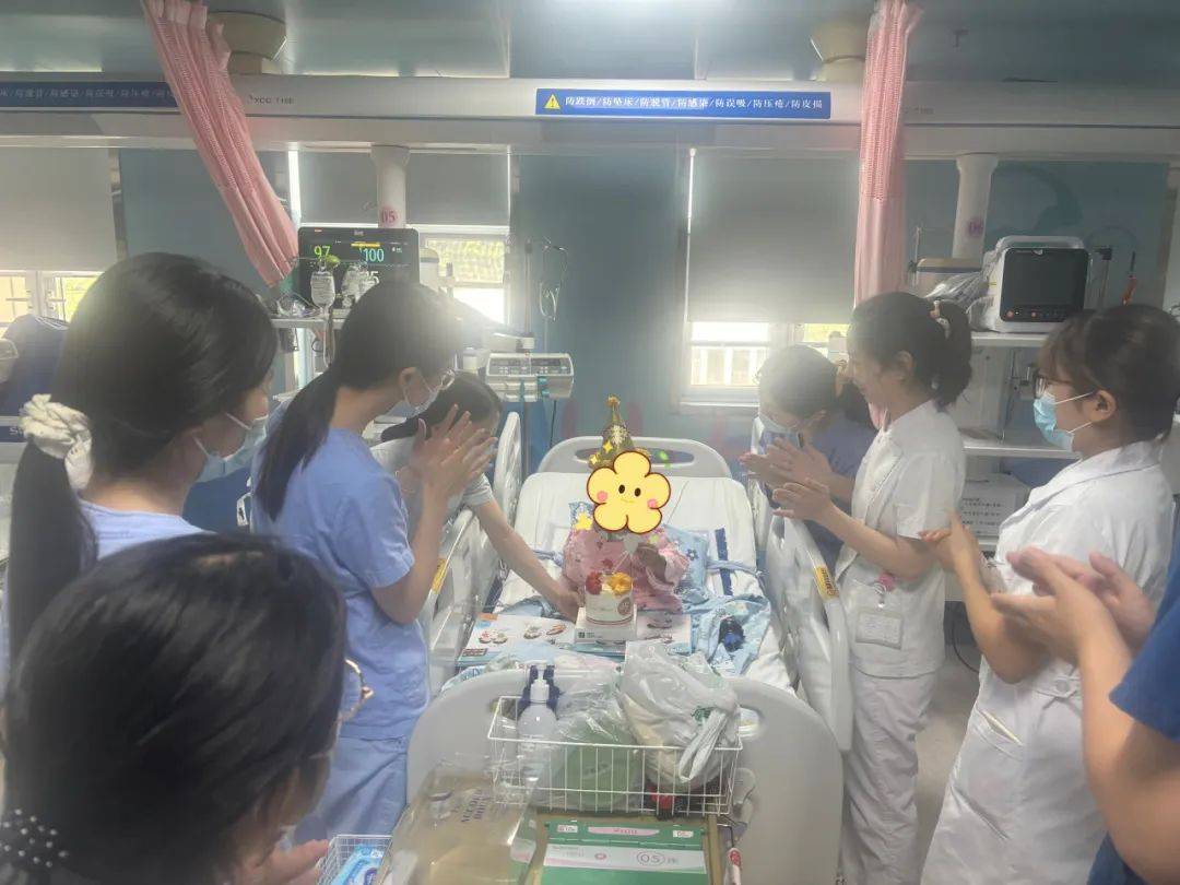 别怕，我们在这里！picu里一场特殊的生日会~_程程_重症_医学科