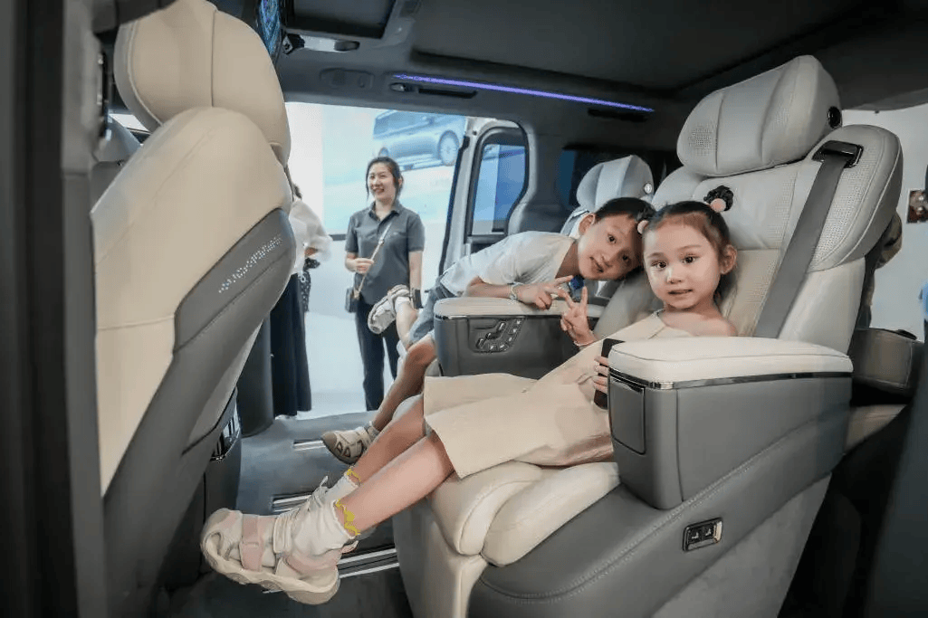 上市即热销，全新极氪009不愧是豪华MPV的标杆_搜狐汽车_搜狐网