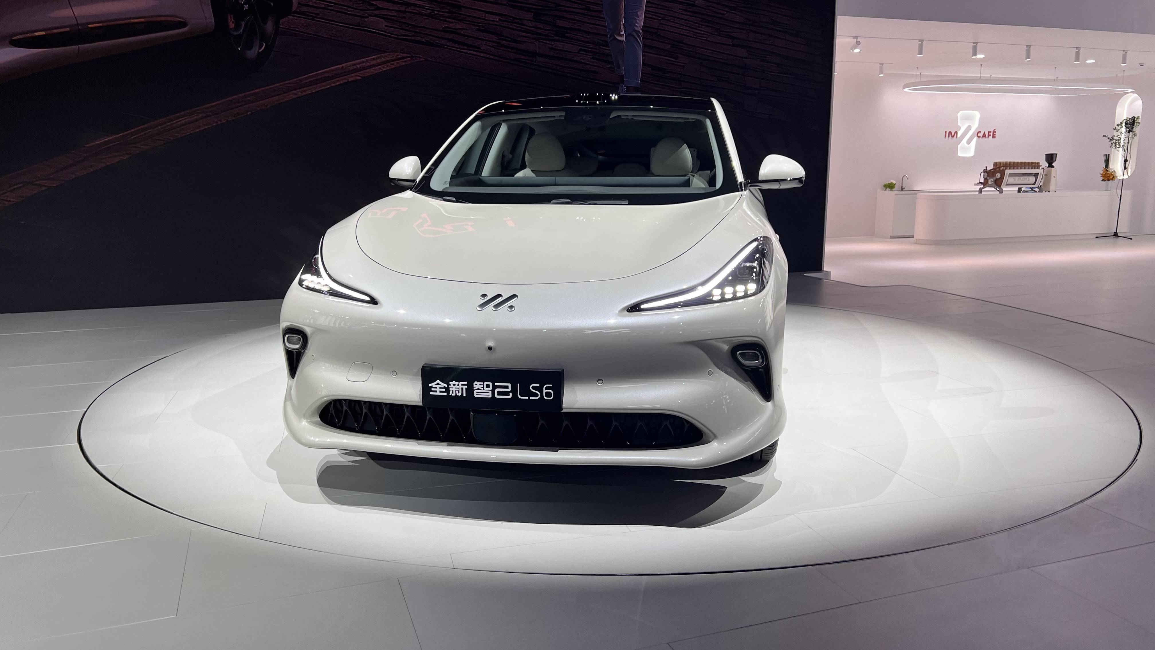 2024成都车展：全新智己LS6预售权益价22.99万起_搜狐汽车_搜狐网