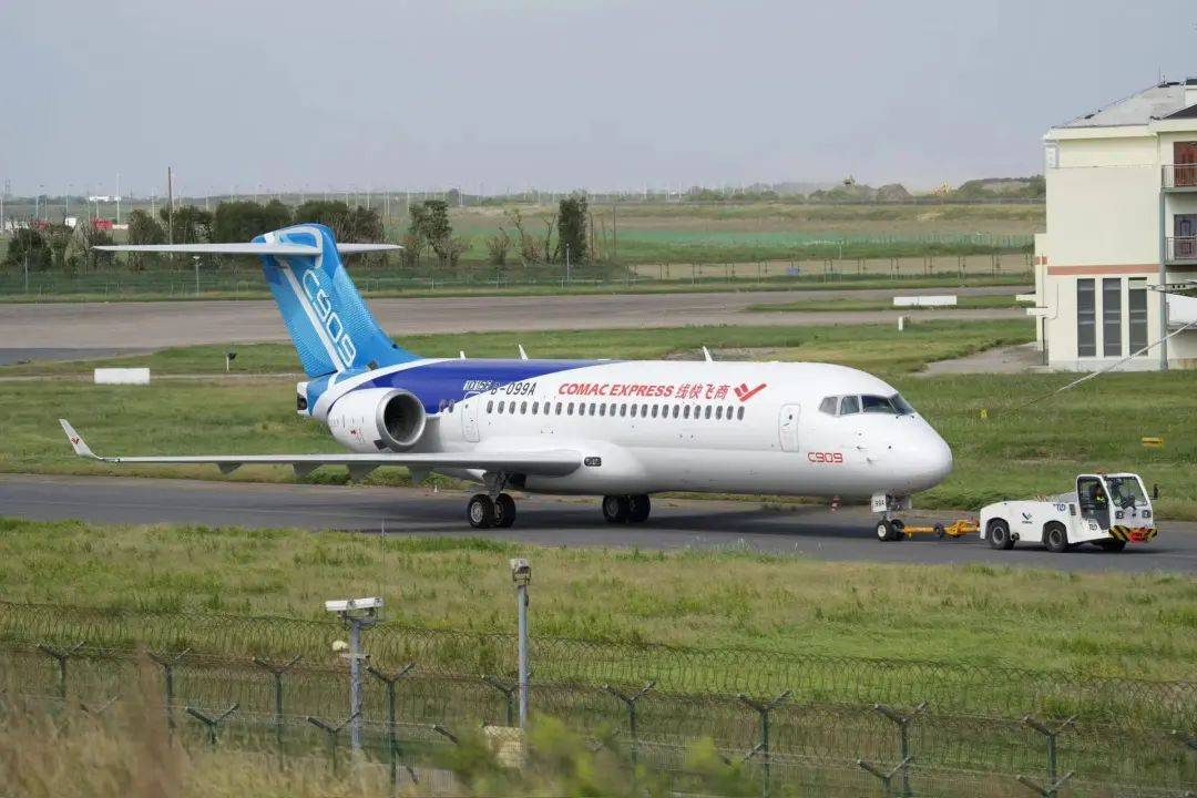 多图 | C909来了！_商飞_网友_该飞机