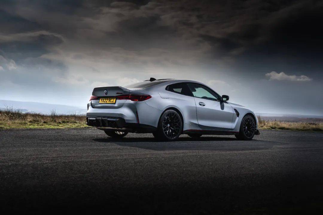 为赛道而生的宝马M4 CSL（G82）！_搜狐汽车_搜狐网