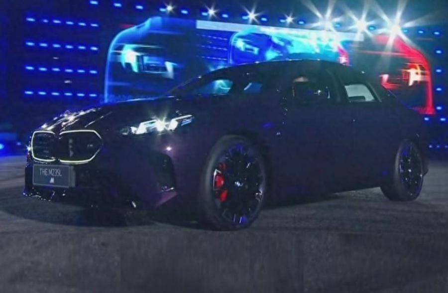 全新宝马M235L长轴版亮相：334马力超越A35，家族化设计再升级！_搜狐汽车_搜狐网