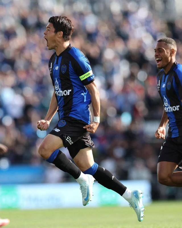 澳超联赛：奥克兰FC一飞冲天技惊四座，纽卡斯尔喷气机进攻疲软_麦克阿瑟_海岸_中央