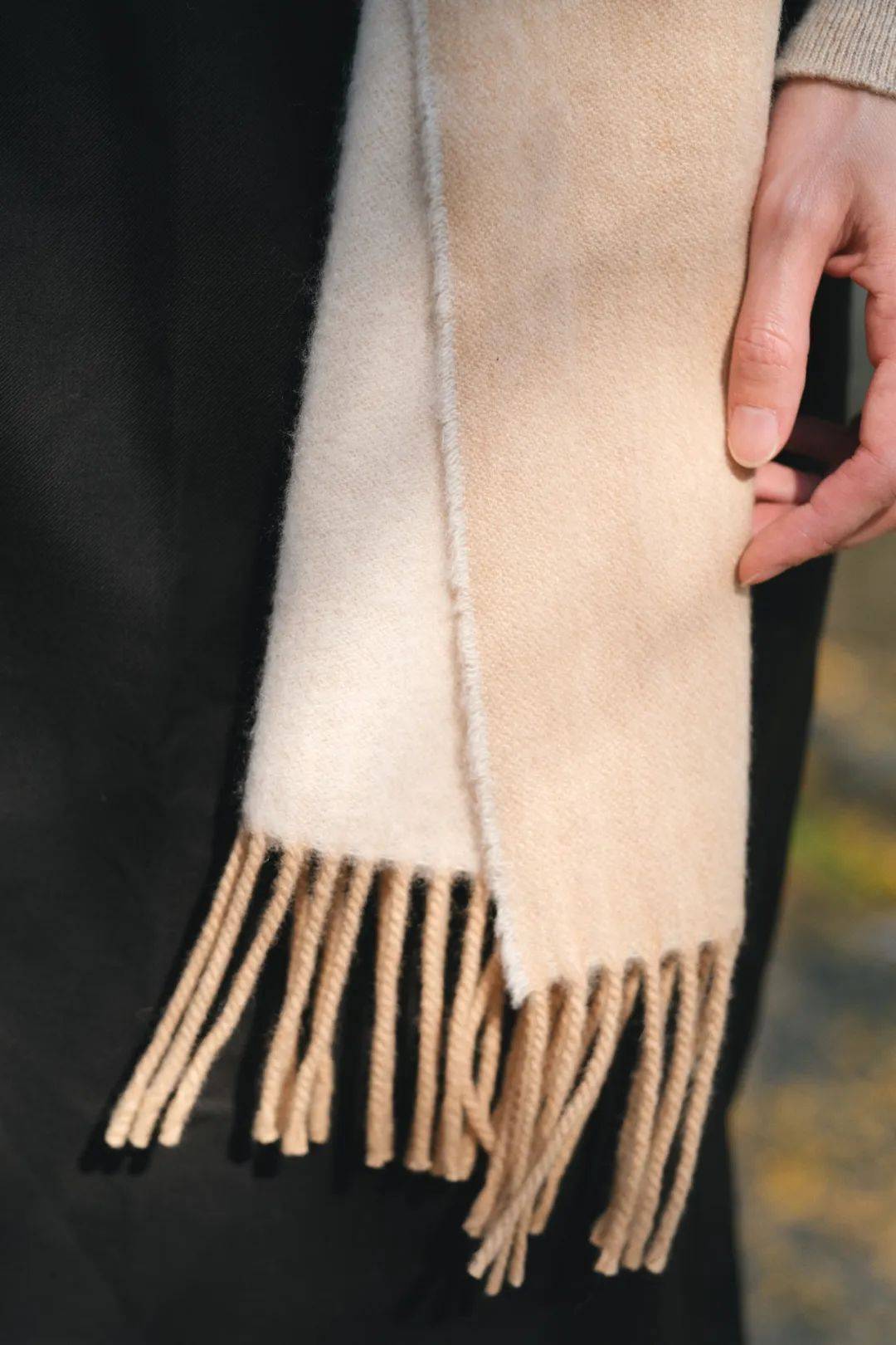 羊绒配饰特辑｜这个冬天，从头到脚暖起来！_围巾_Kee_灰色