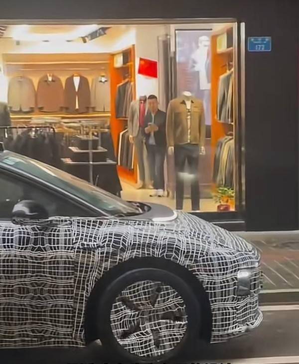 理想纯电SUV街头曝光，i6车型内外设计初现端倪_搜狐汽车_搜狐网