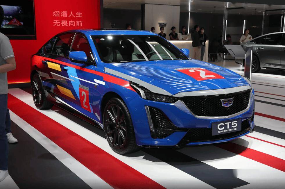 凯迪拉克CT5新款即将上市，蓝色车漆亮眼，起售价18.99万起？_搜狐汽车_搜狐网
