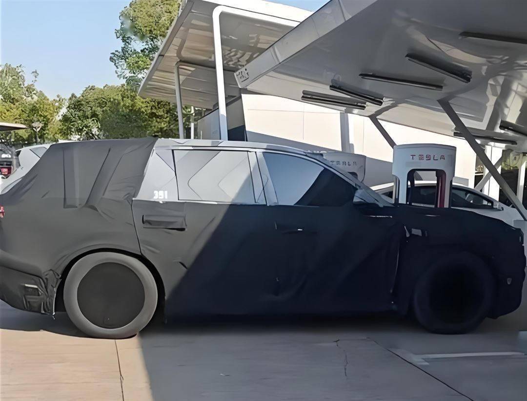 乐道L80路试谍照曝光，定位中大型SUV，能否成为蔚来新爆款？_搜狐汽车_搜狐网