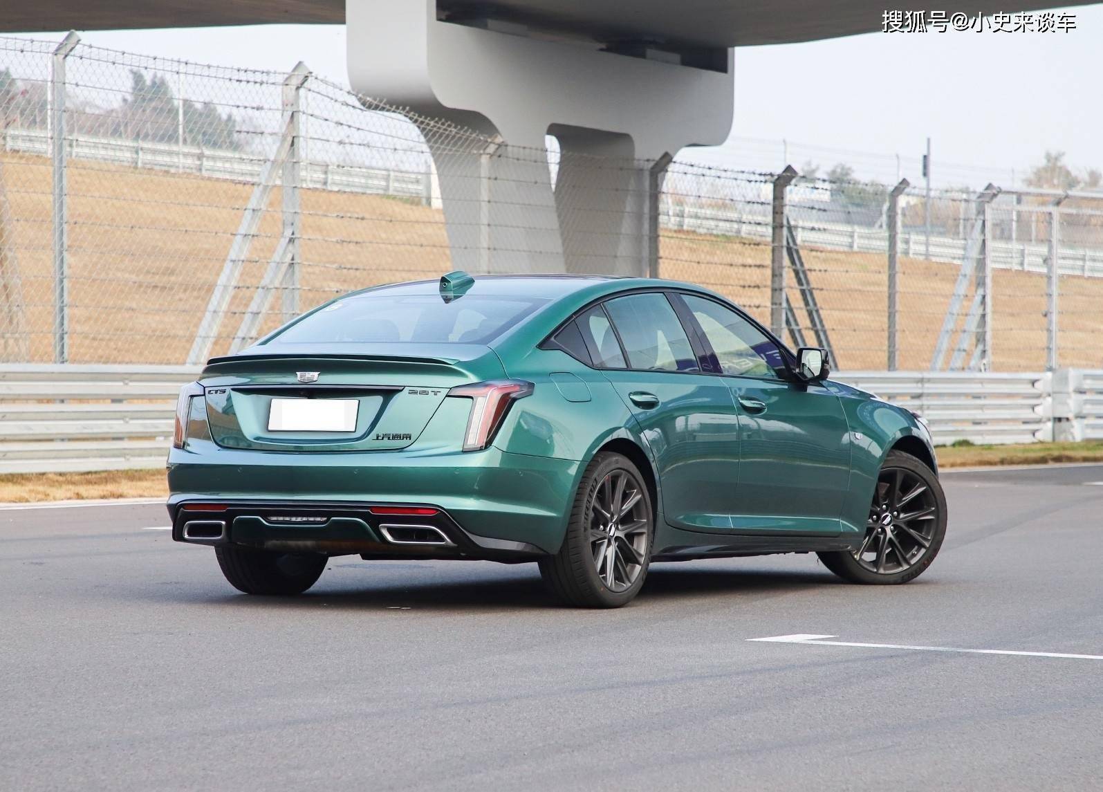 2025款凯迪拉克CT5来袭！两款新车型标配9K大屏，运动性能再升级_搜狐汽车_搜狐网