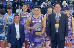 CBA星锐赛：星锐一年级力克清华 于米提20分获MVP杨溢20+4+5_比赛_逄砚钧_内线