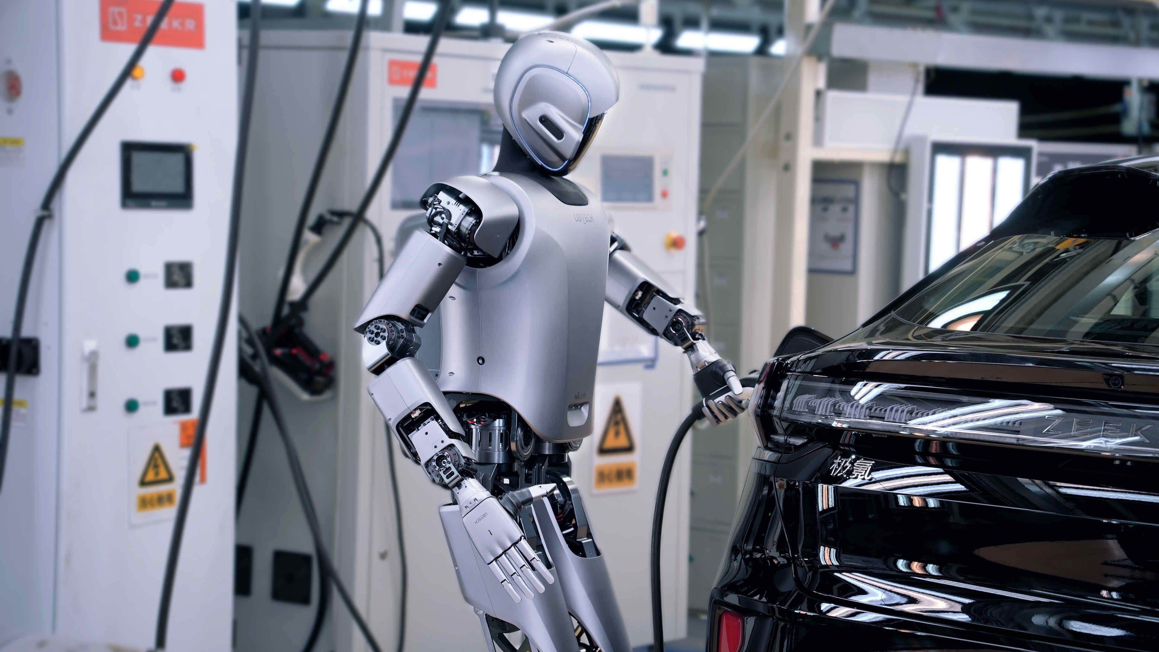 深圳人形机器人开展多台、多场景、多任务协同实训_智能_技术_Walker