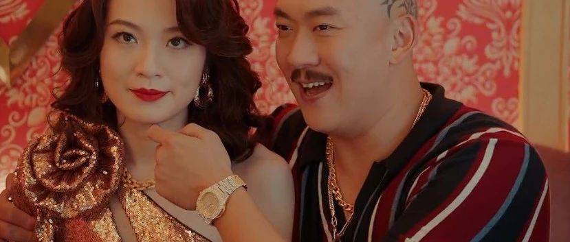 TVB前男星离巢后去了机场开无人车！工作2年就获颁模范奖！入行25年TVB都没给过_李嘉_台庆_认可