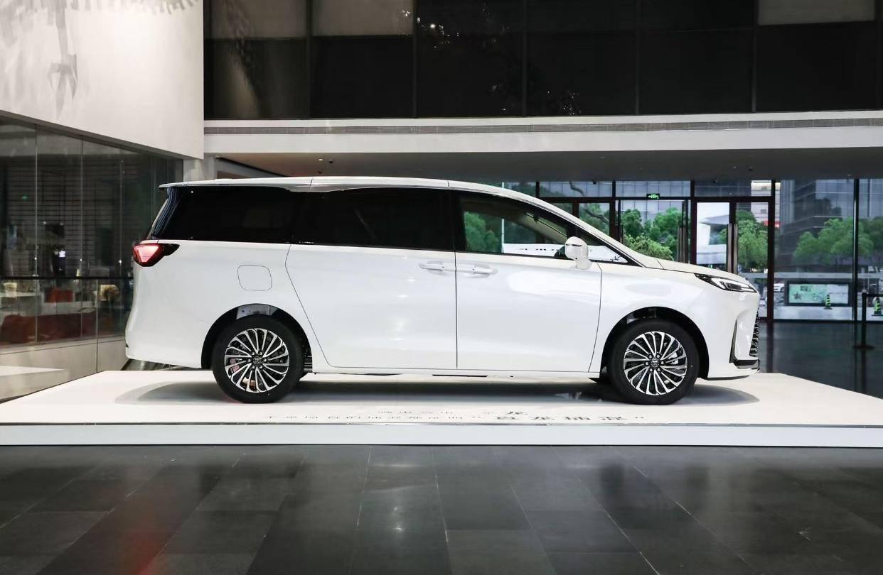 2025款别克GL8陆尚：长续航插混新选择，老底盘能否再战商务MPV市场？_搜狐汽车_搜狐网