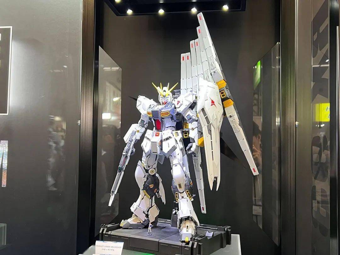 PGU牛高达官图和实物来了！到底是怎样的新PGU要60000？_效果_来稿_造型