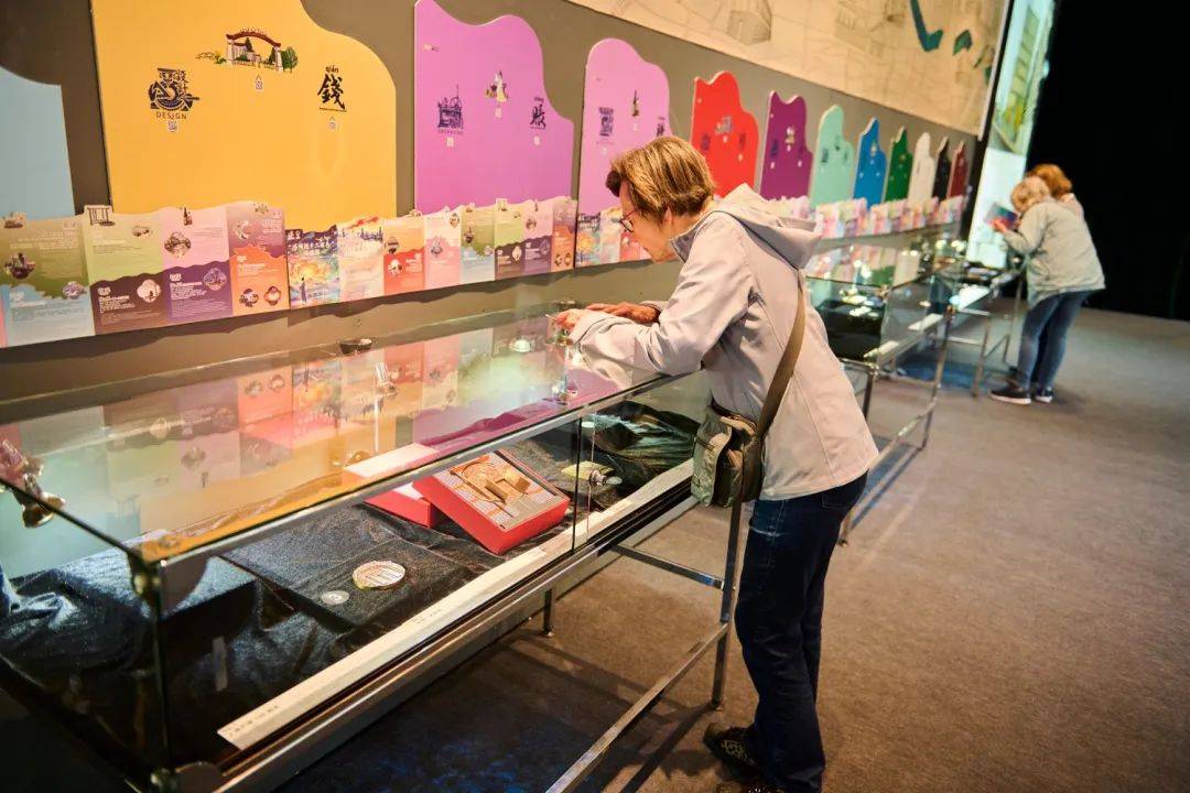 “半马苏河”IP首次出海！普陀元素频现中英造币文化交流展_上海_展览_国际
