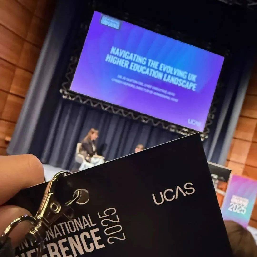 紧急！UCAS 预估分突然变天：1000 + 院校试点新规则，老师手抖都不敢乱给分了？PS 改 3 题只是前菜？_成绩_大学和学院_课程