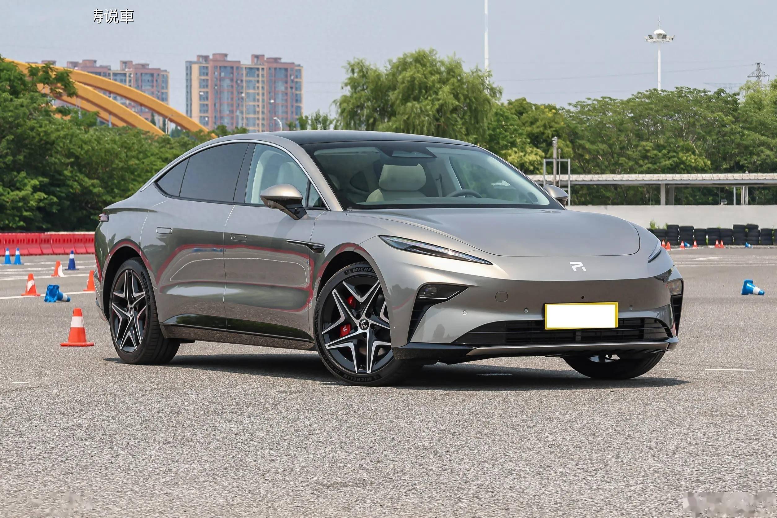 新款飞凡F7来袭，中大型纯电轿车新选择，颜值与实力并存挑战吉利银河E8_搜狐汽车_搜狐网