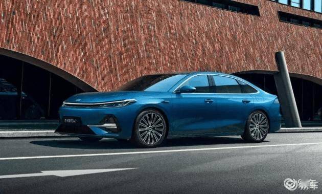对比2100km续航，9.78万预售的银河A7与秦LDM_搜狐汽车_搜狐网