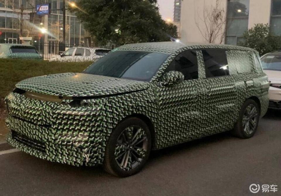 零跑D16全尺寸旗舰SUV：30万级价格，科技配置能否引领新潮流？_搜狐汽车_搜狐网