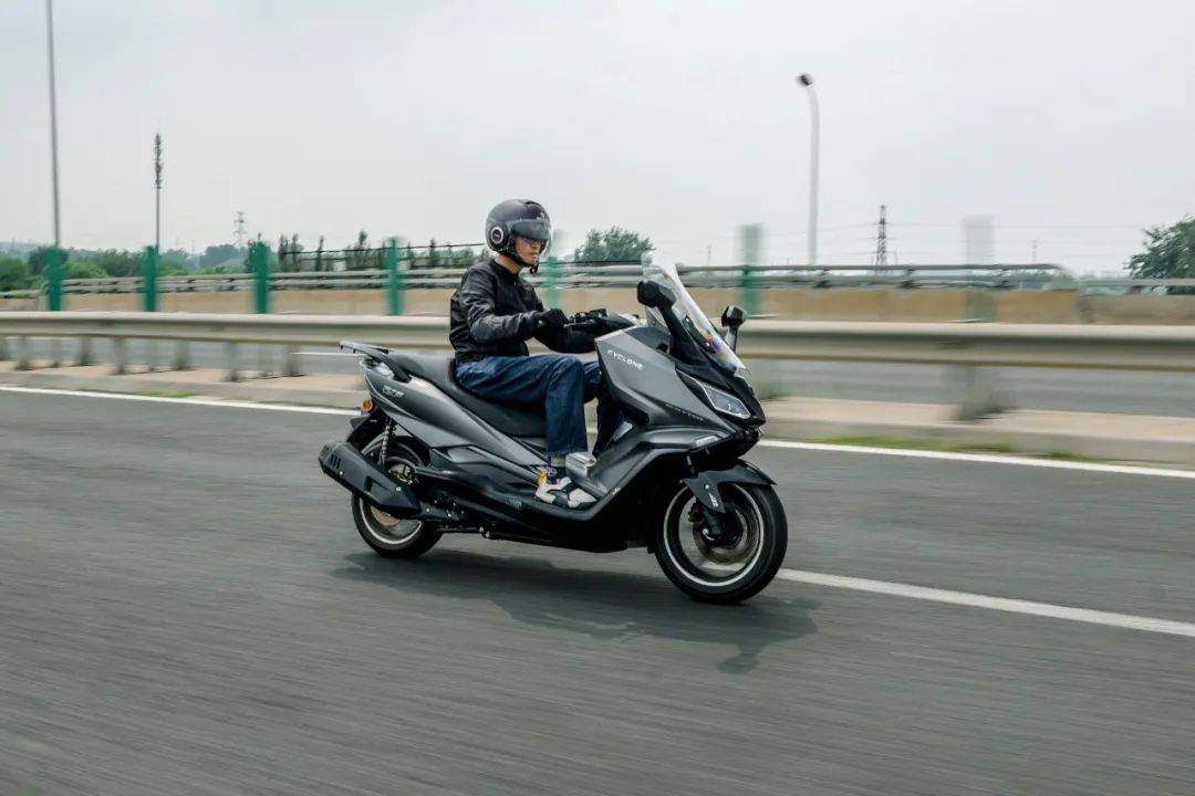 到手价22988元！赛科龙RT5实车体验报告_搜狐汽车_搜狐网