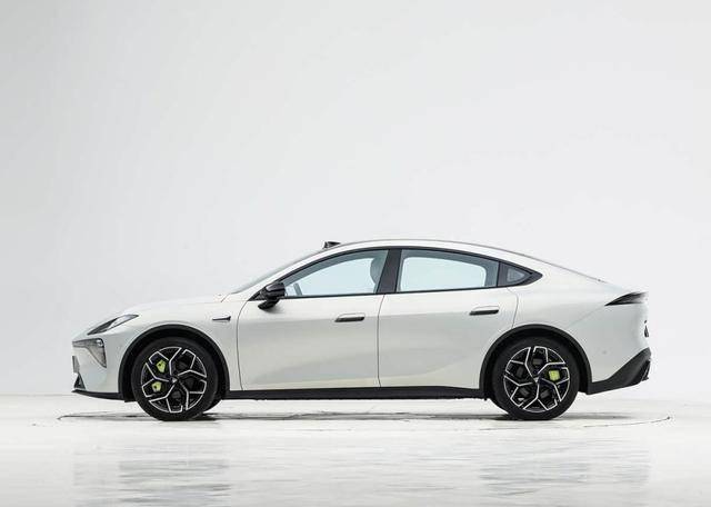 深蓝L06来袭，配激光雷达+磁流变悬架，剑指小米SU7，预售13万多_搜狐汽车_搜狐网