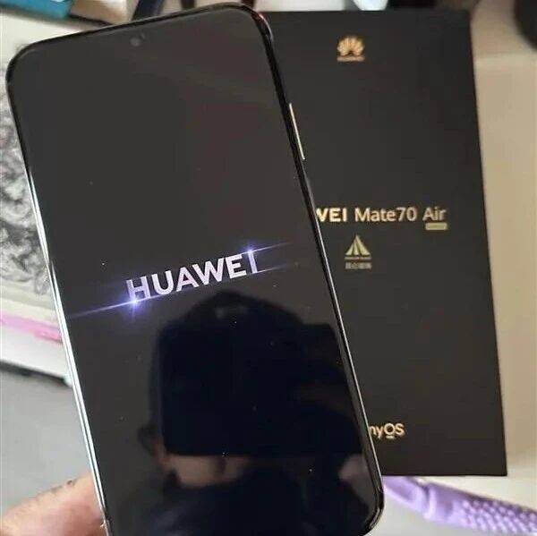 华为Mate70 Air真机亮相：采用宽比例屏幕！_支持_金丝银_设计